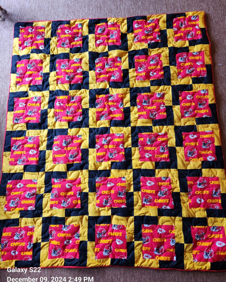 Kansas City Chiefs throw sized quilt – Happy Crafters Quilts & More